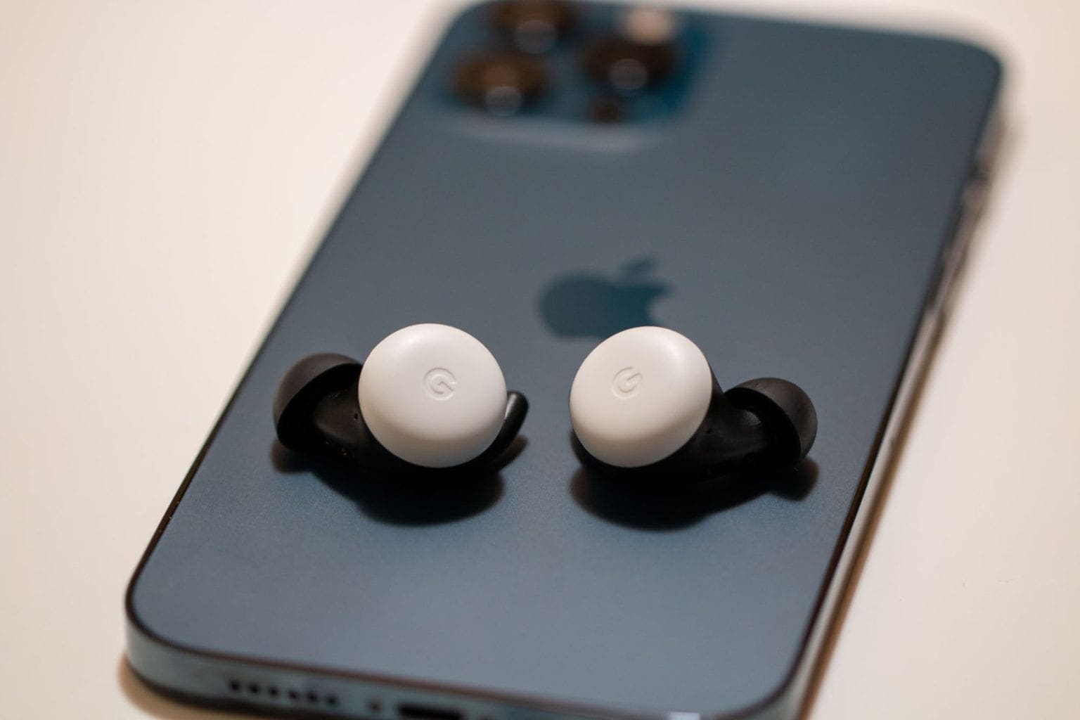 Can You Use Pixel Buds With iPhone? - Technipages