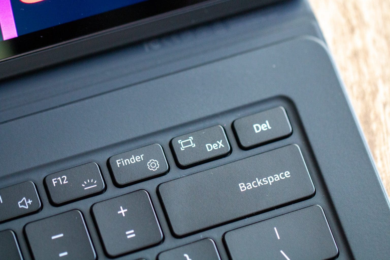 How to Screenshot on Samsung Galaxy Tab S8 - Technipages
