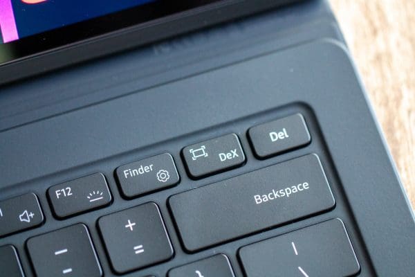 How to Screenshot on Samsung Galaxy Tab S8 - Technipages