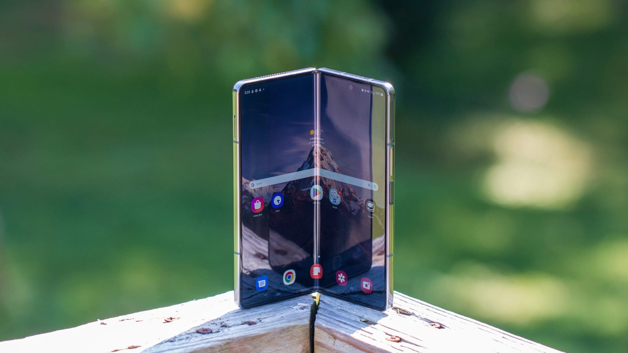 How to Turn Samsung Galaxy Z Fold 4 On and Off - Technipages