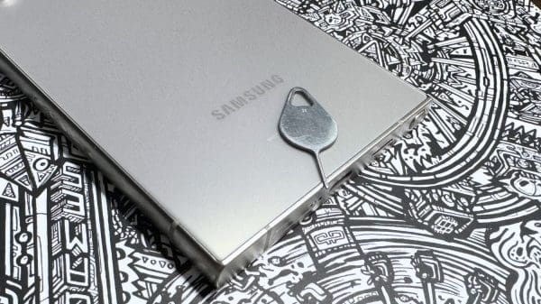 Galaxy S24: How to Insert Sim Card - Technipages