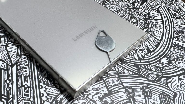 Galaxy S24: How to Insert Sim Card - Technipages