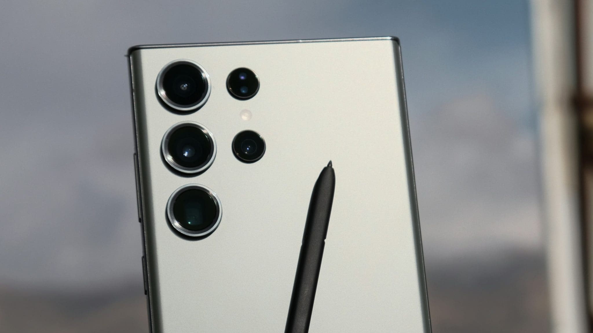 Samsung Galaxy S24: How to Screenshot - Technipages